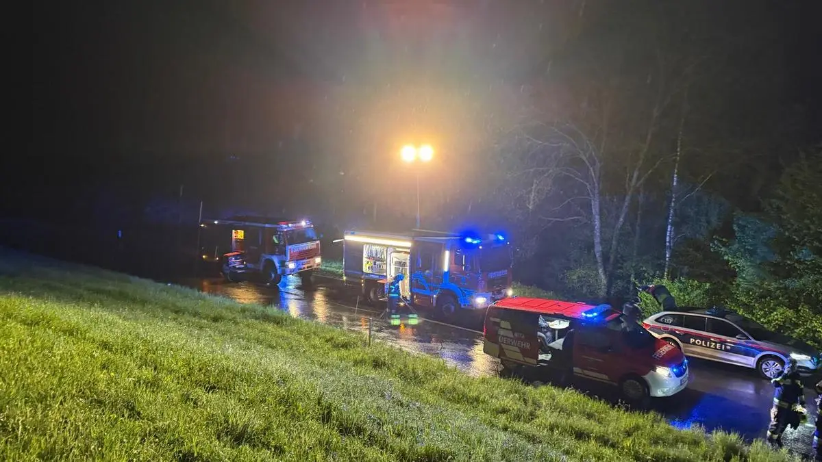 Tödlicher Unfall: Kärntner stürzte mit Auto 100 Meter ab